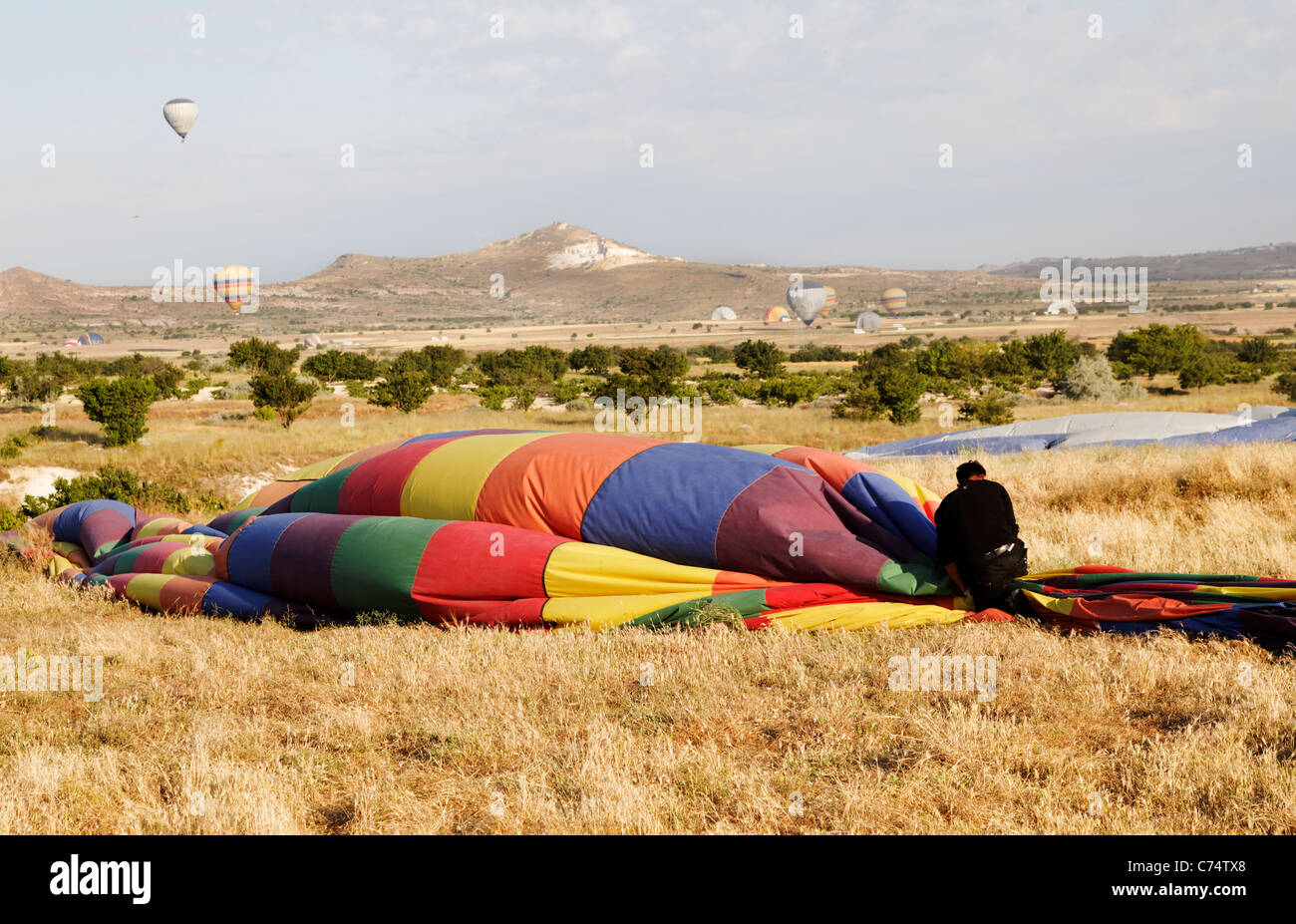 Packing up hot air balloon hi-res stock photography and images - Alamy
