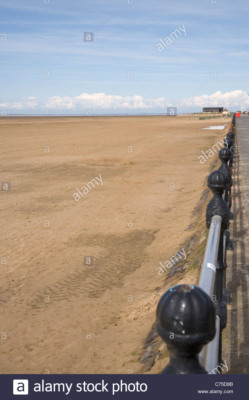 Hoylake Promenade High Resolution Stock Photography and Images - Alamy