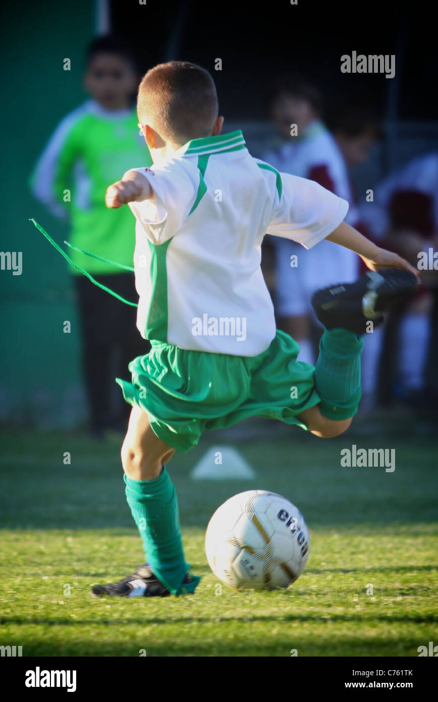 Soccer player from behind hi-res stock photography and images - Alamy