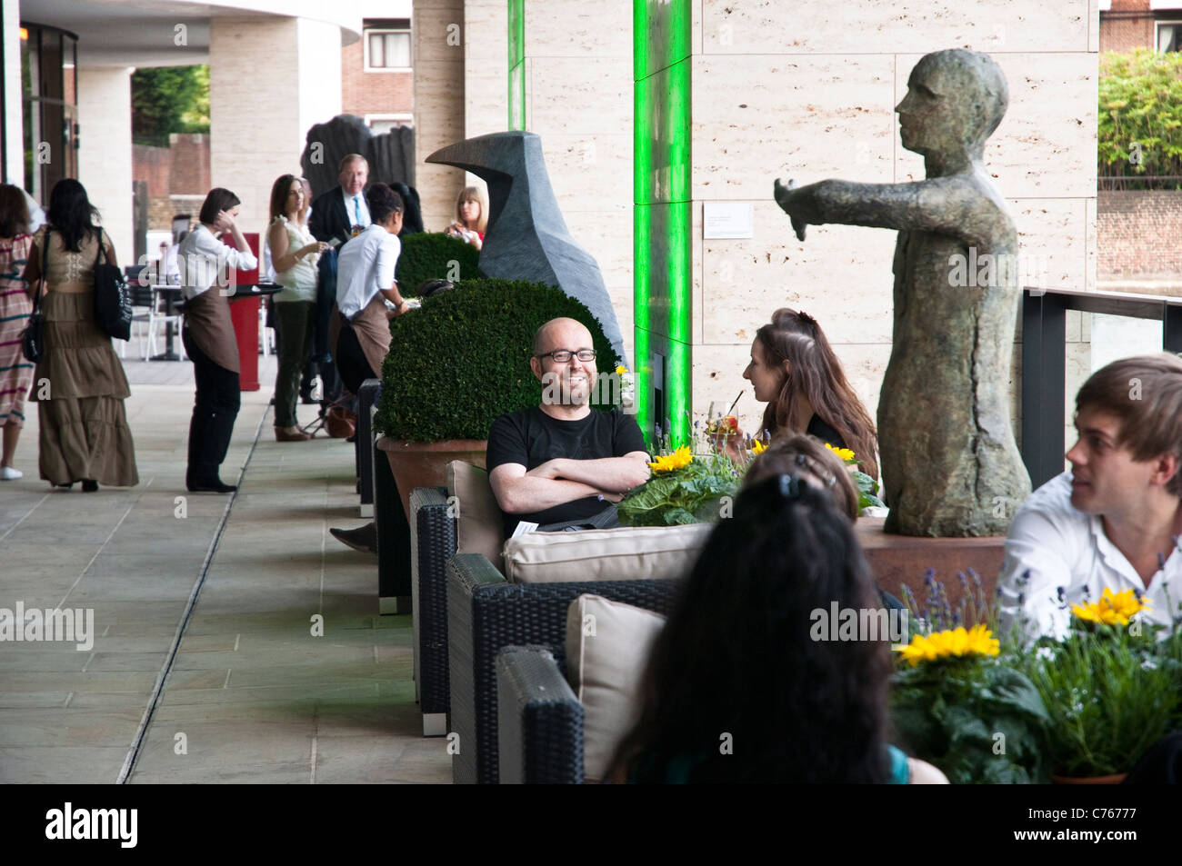 Kings place restaurant hi-res stock photography and images - Alamy