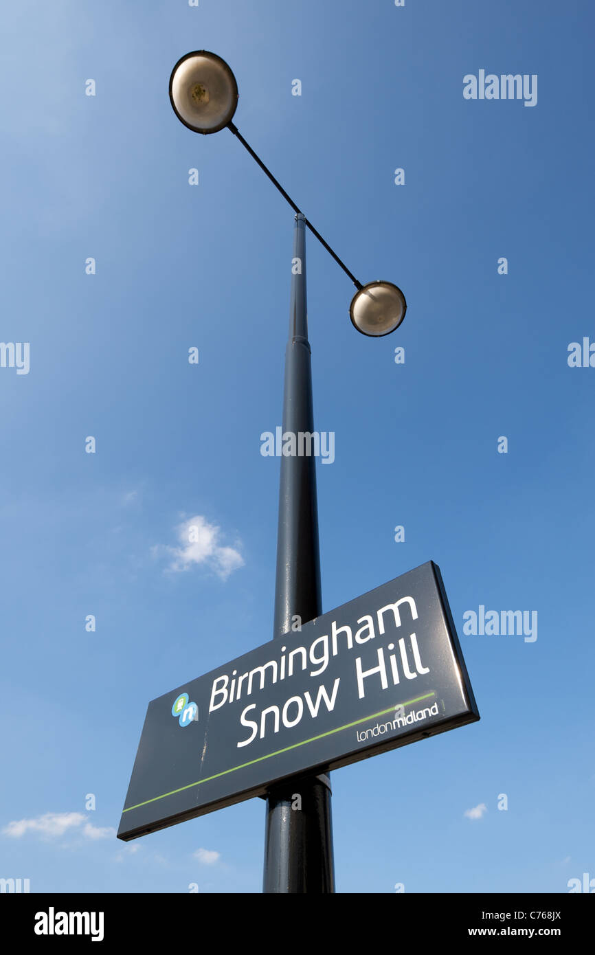 Birmingham snow hill station sign hi-res stock photography and images ...