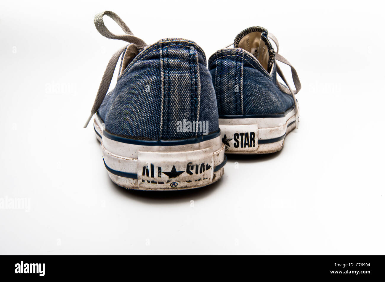 Worn dirty converse star shoes hi-res stock photography and images - Alamy