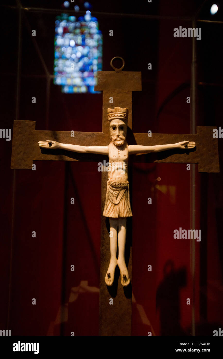 Christ in Majesty - 12th century cross by unknown master at Cathedral ...