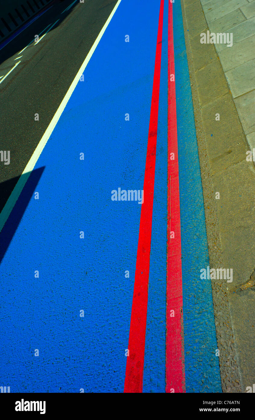 Blue road markings hi-res stock photography and images - Alamy