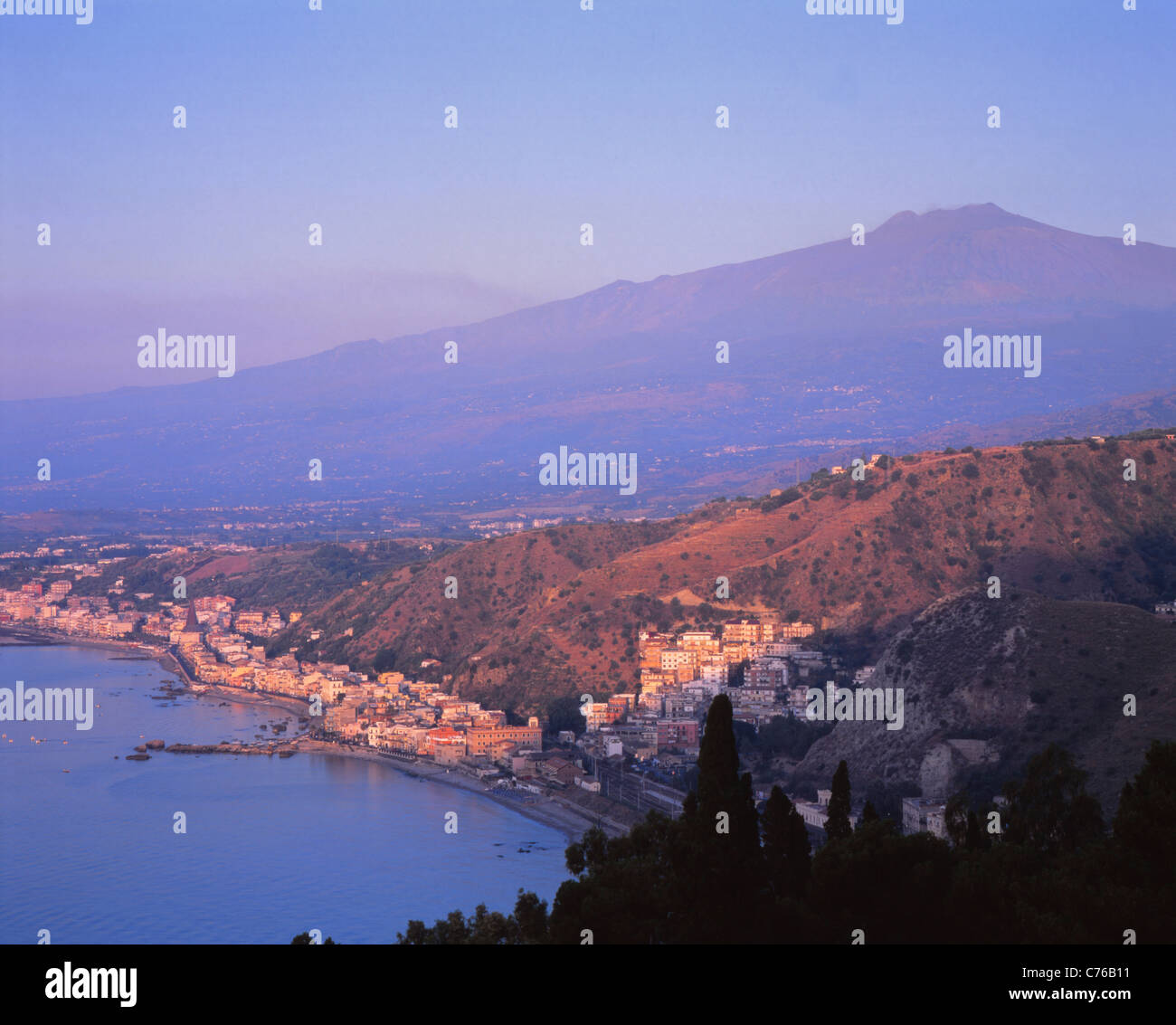 Giardini Naxos & Mount Etna, Sicily, Italy Stock Photo - Alamy