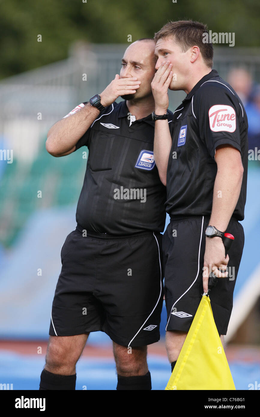 Hand referee hi-res stock photography and images - Alamy