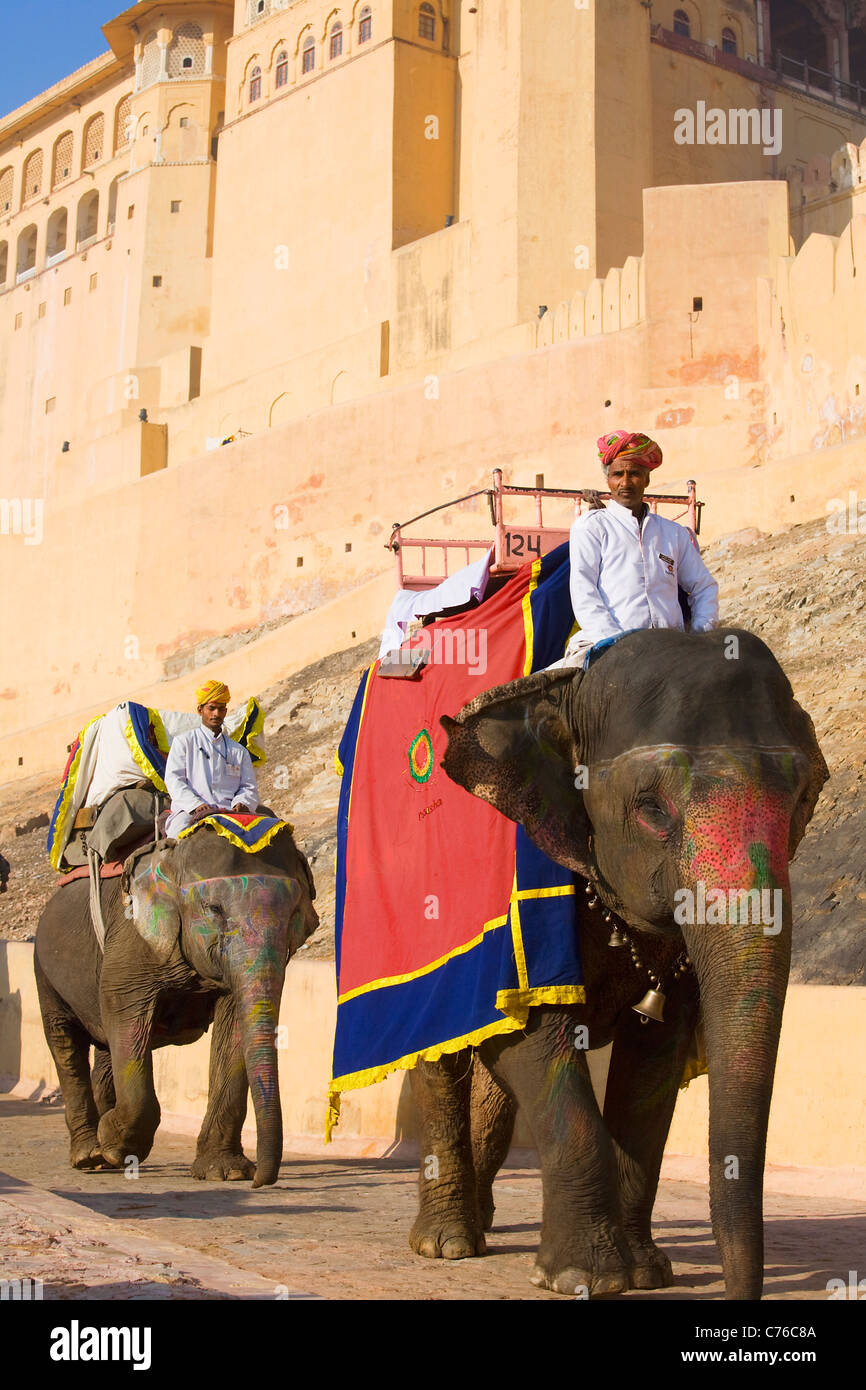 Elephant drivers at historic Amber Fort in Jaipur, India, Rajasthan ...