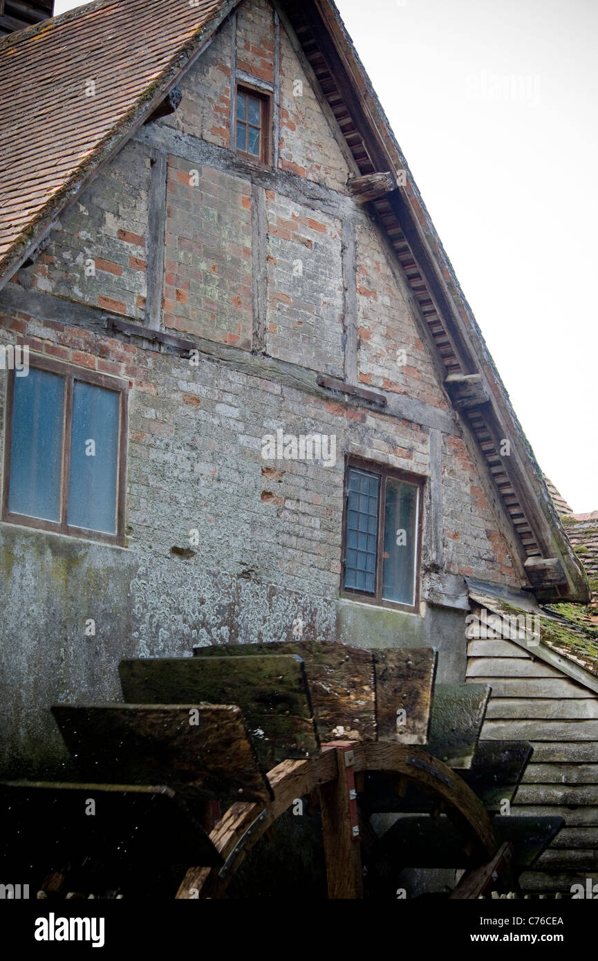 Mapledurham water mill Stock Photo - Alamy