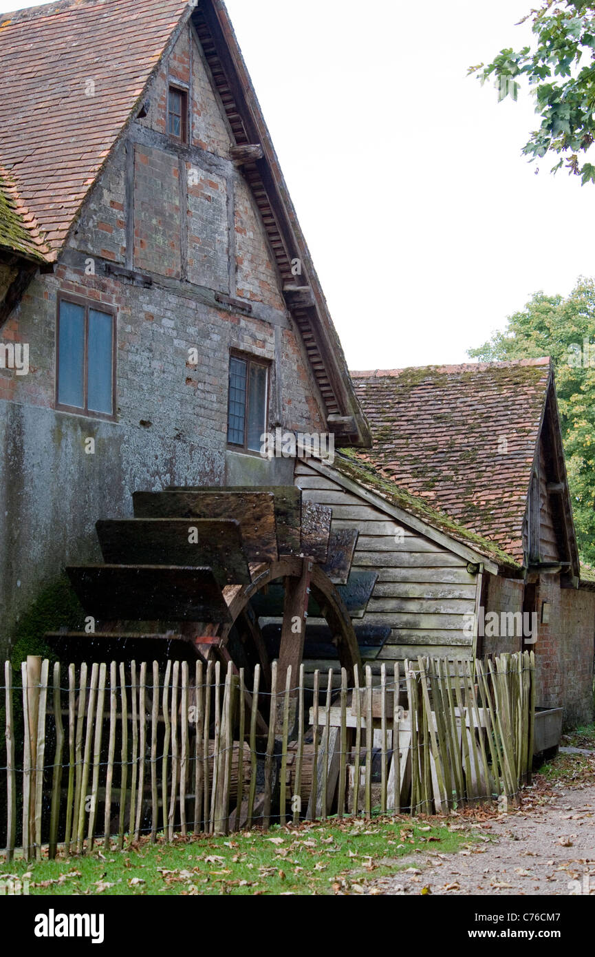 Mapledurham mill hi-res stock photography and images - Alamy