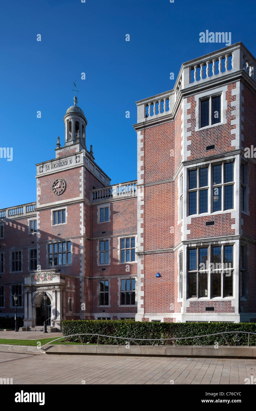 Student Union Building and courtyard at Newcastle University, Newcastle ...