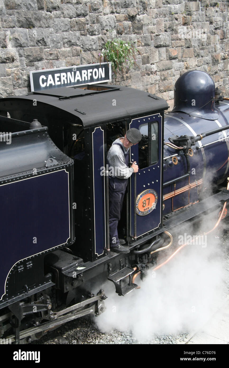 ffestiniog and welsh highland steam train in caernarfon station wales ...
