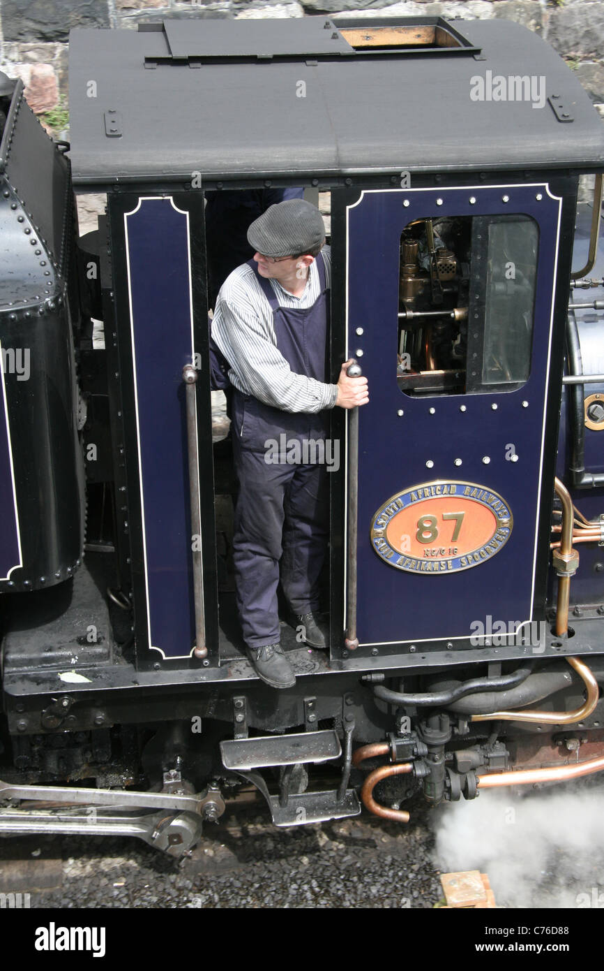 Welsh highland railway engine caernarfon hi-res stock photography and ...