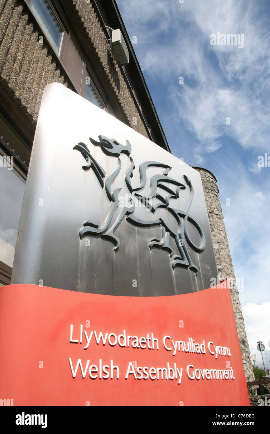 Welsh assembly building flag hi-res stock photography and images - Alamy