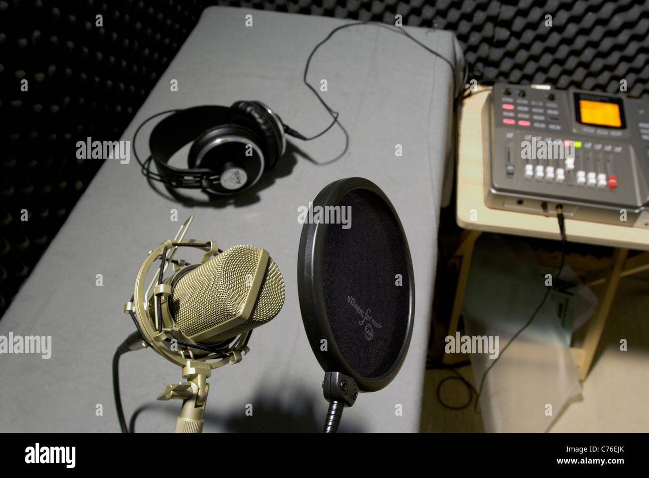 Inside recording studio hi-res stock photography and images - Alamy