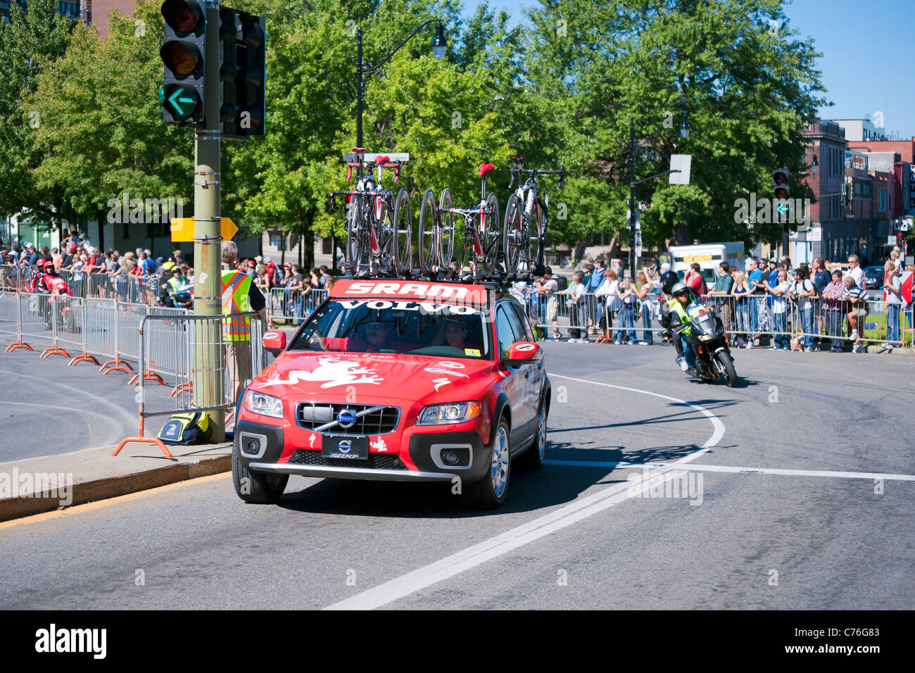 Cycling team support vehicle hi-res stock photography and images - Alamy