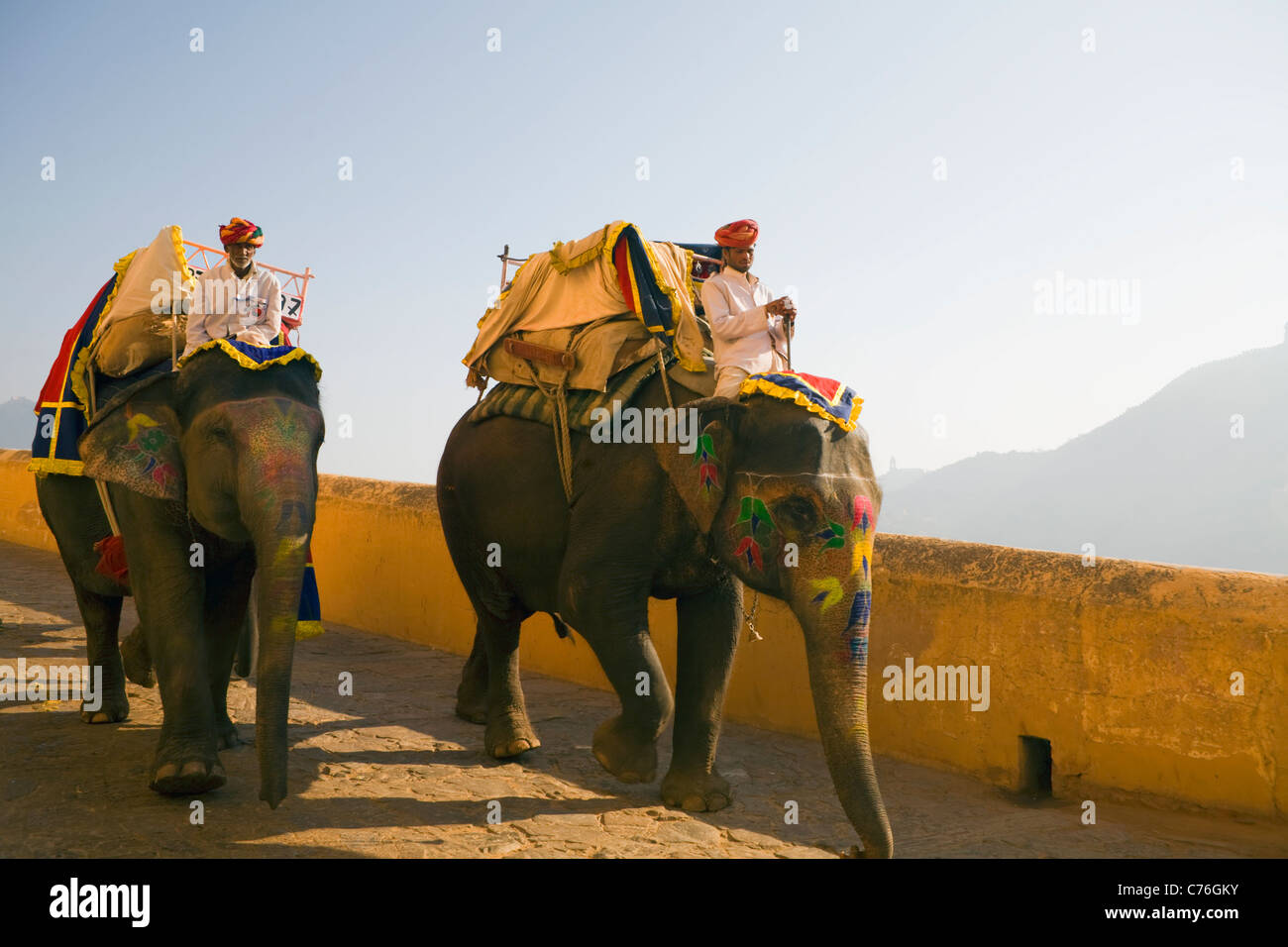 Elephant drivers at historic Amber Fort in Jaipur, India, Rajasthan ...