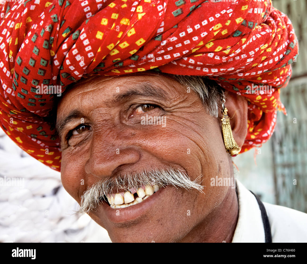 Indian man wearing turban hi-res stock photography and images - Alamy