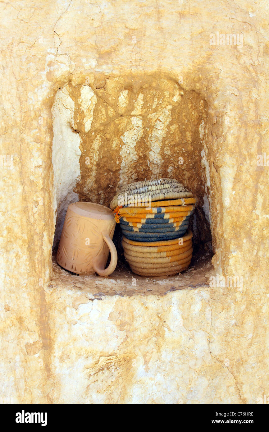 Ceramic ware hi-res stock photography and images - Alamy