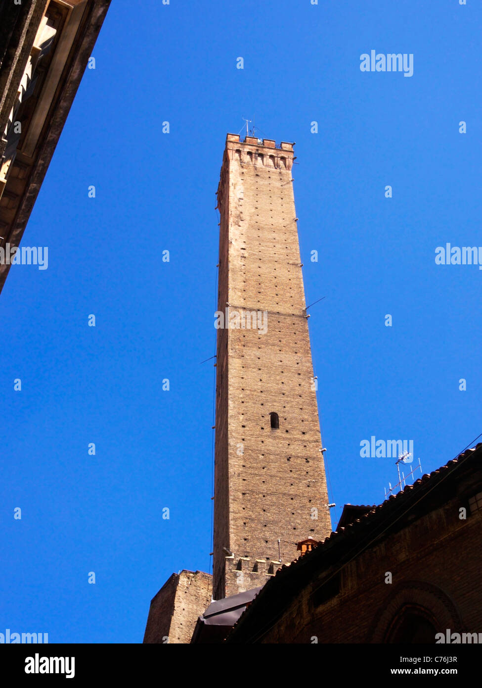 Towers of Bologna: Asinelli Tower Stock Photo - Alamy