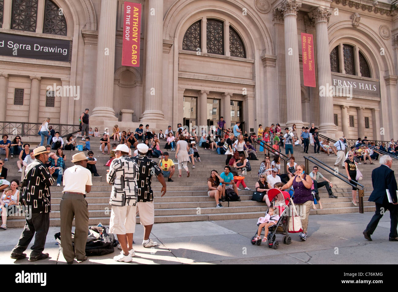 Met museum entrance facade hi-res stock photography and images - Alamy