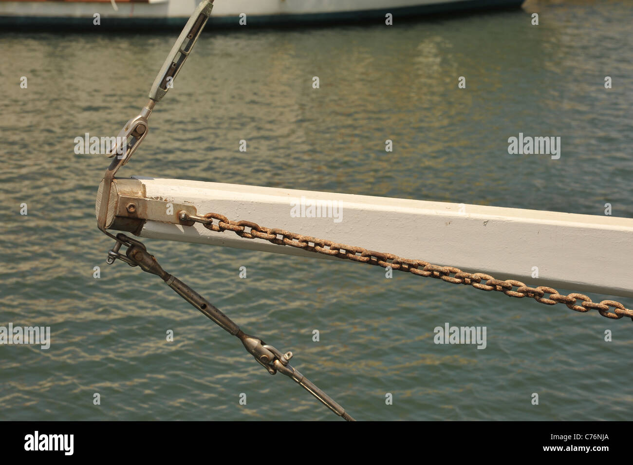 chain rust sea Stock Photo - Alamy