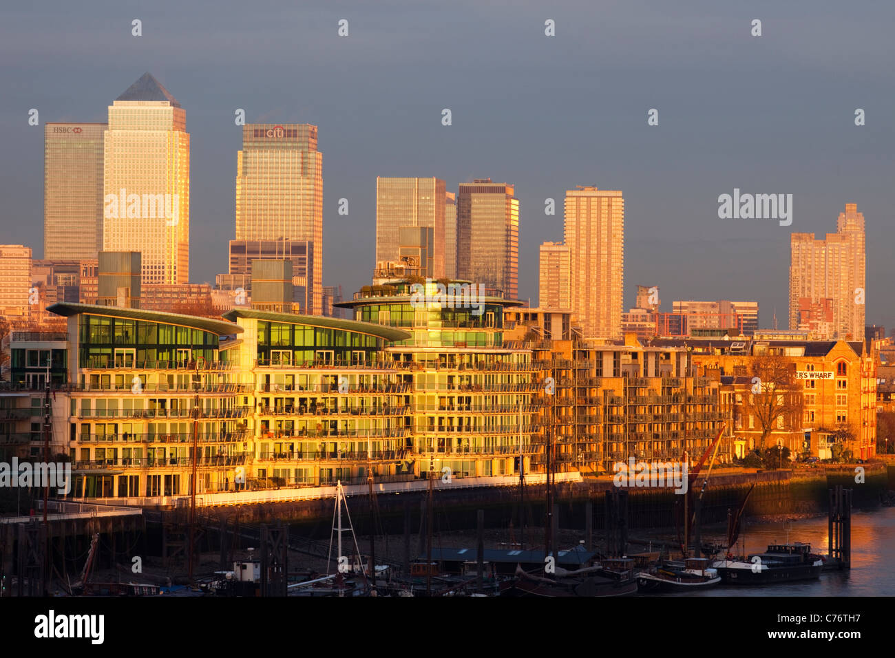 England, London, Docklands, Canary Wharf and riverside apartments Stock ...