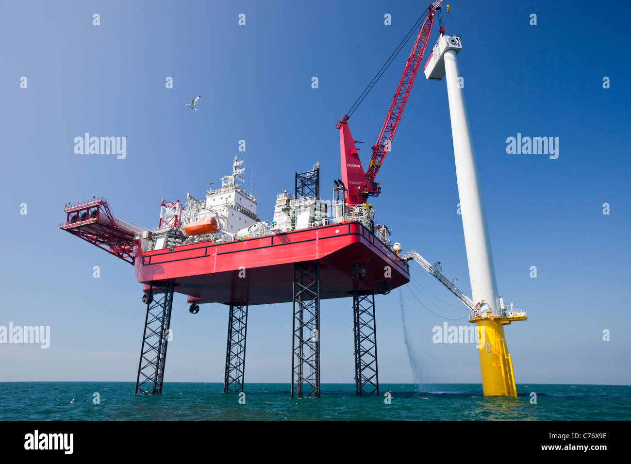 Jack up barge hi-res stock photography and images - Alamy