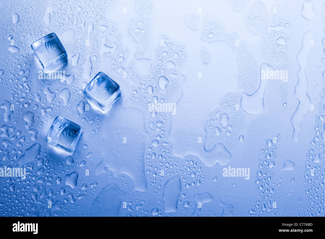 Ice cubes & aqua Stock Photo - Alamy