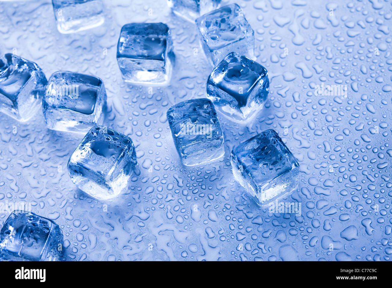 Ice cubes & aqua Stock Photo - Alamy