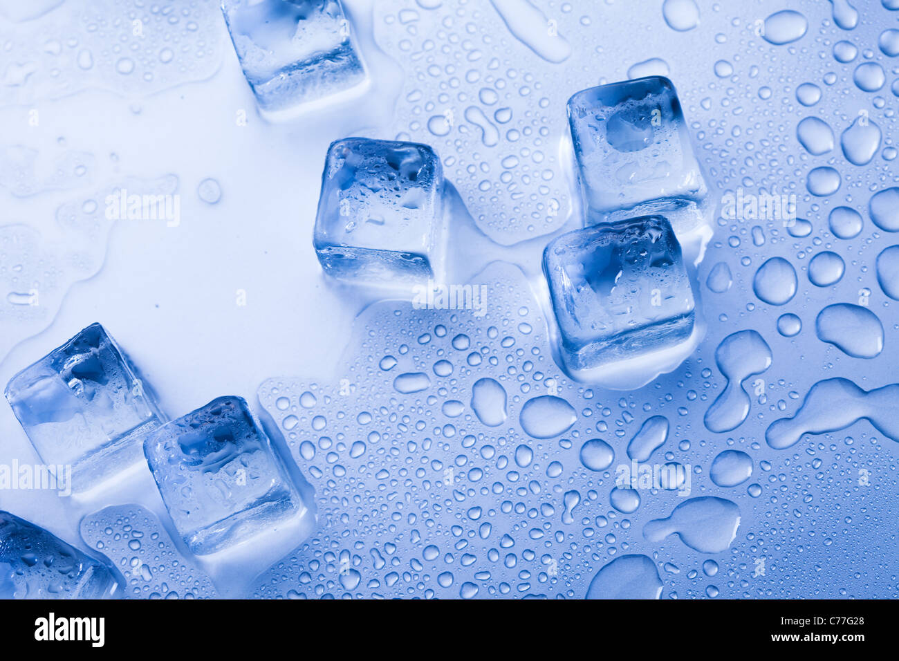 Ice cubes & aqua Stock Photo - Alamy