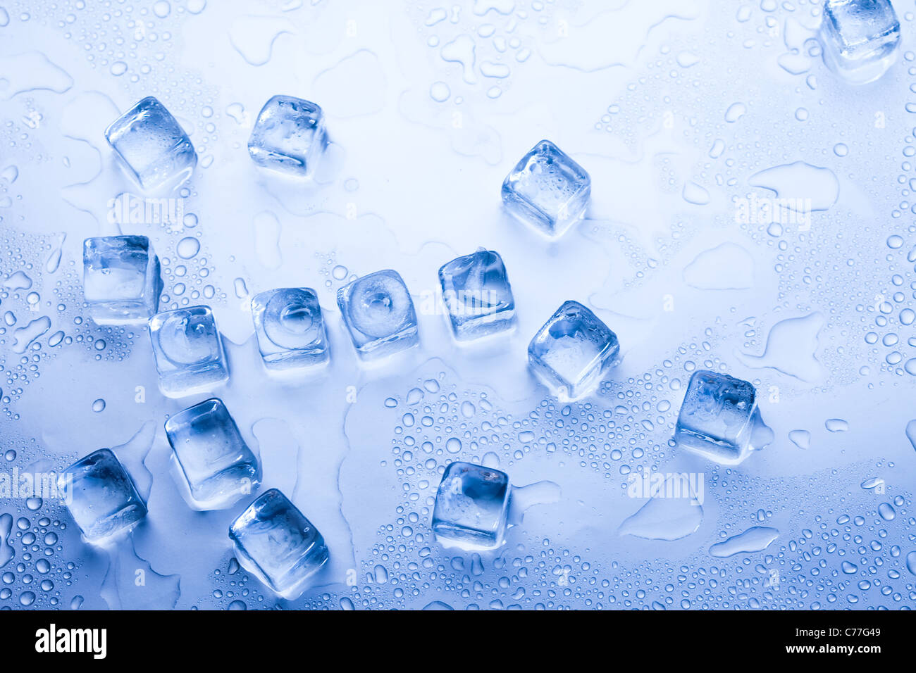 Ice cubes & aqua Stock Photo - Alamy