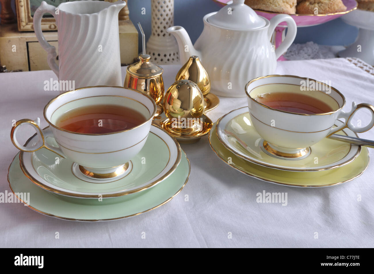 English afternoon tea setting hi-res stock photography and images - Alamy