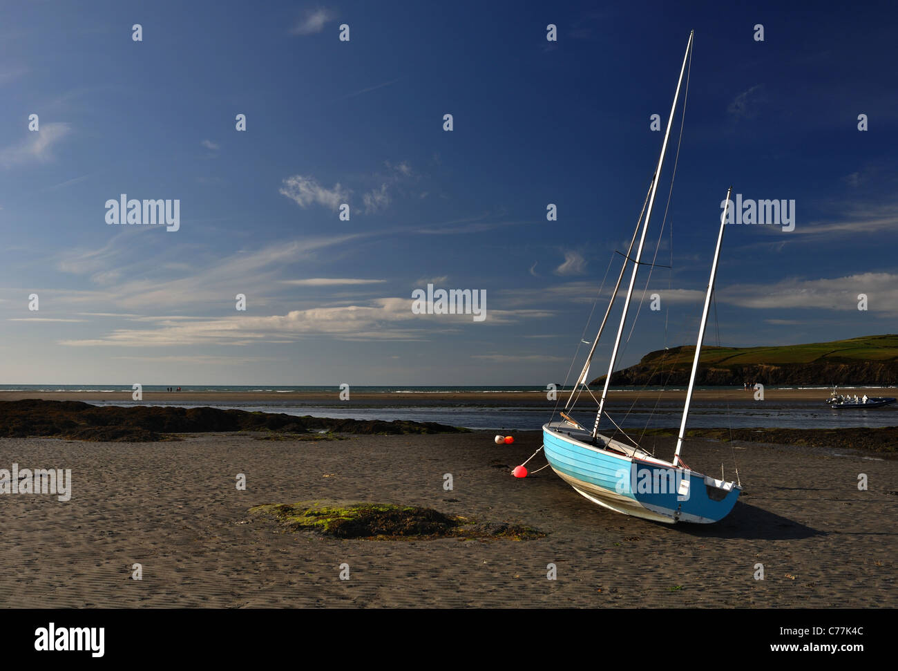 Tide sailing yacht mooring hi-res stock photography and images - Alamy