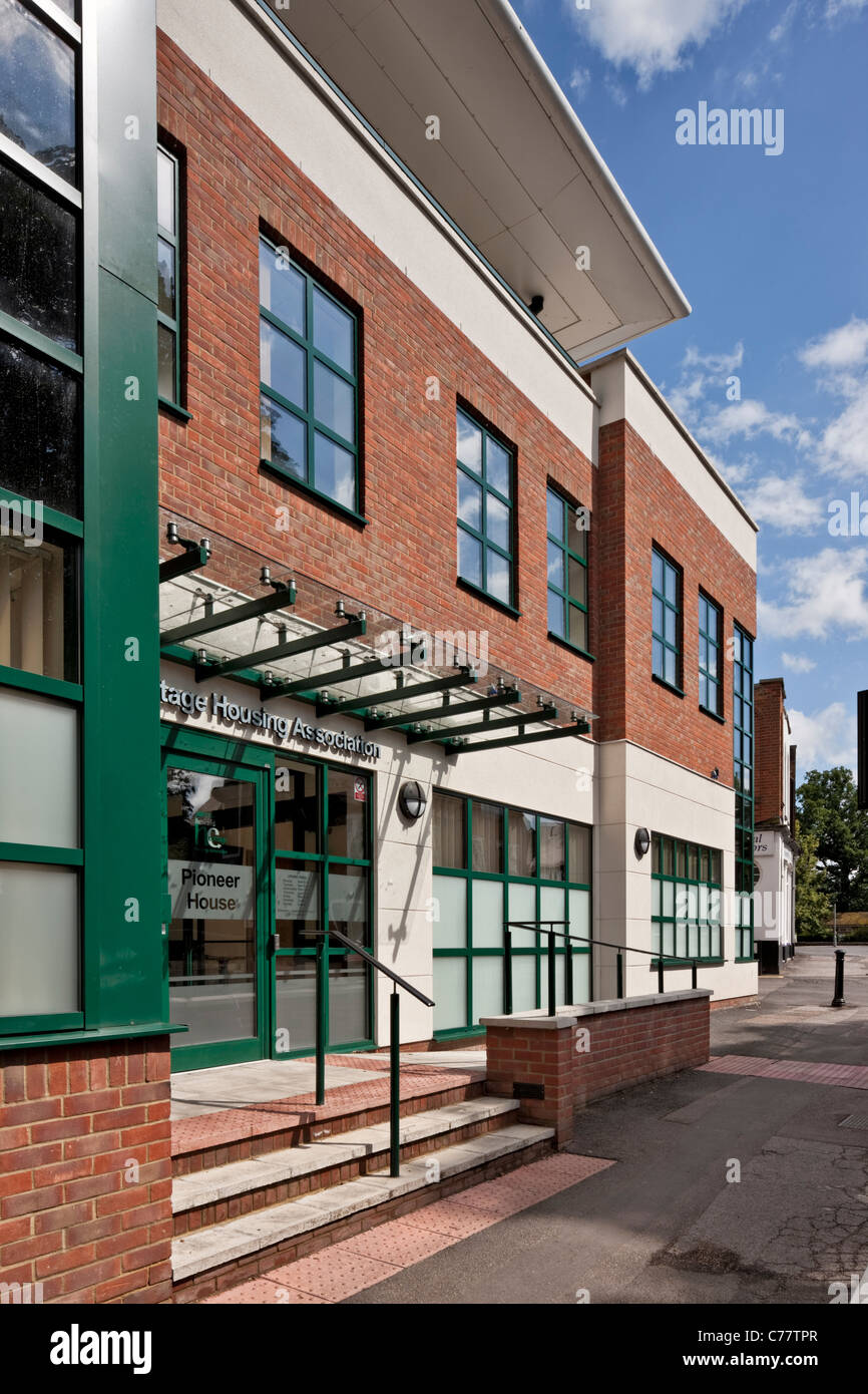 Modern cottage exterior hi-res stock photography and images - Alamy