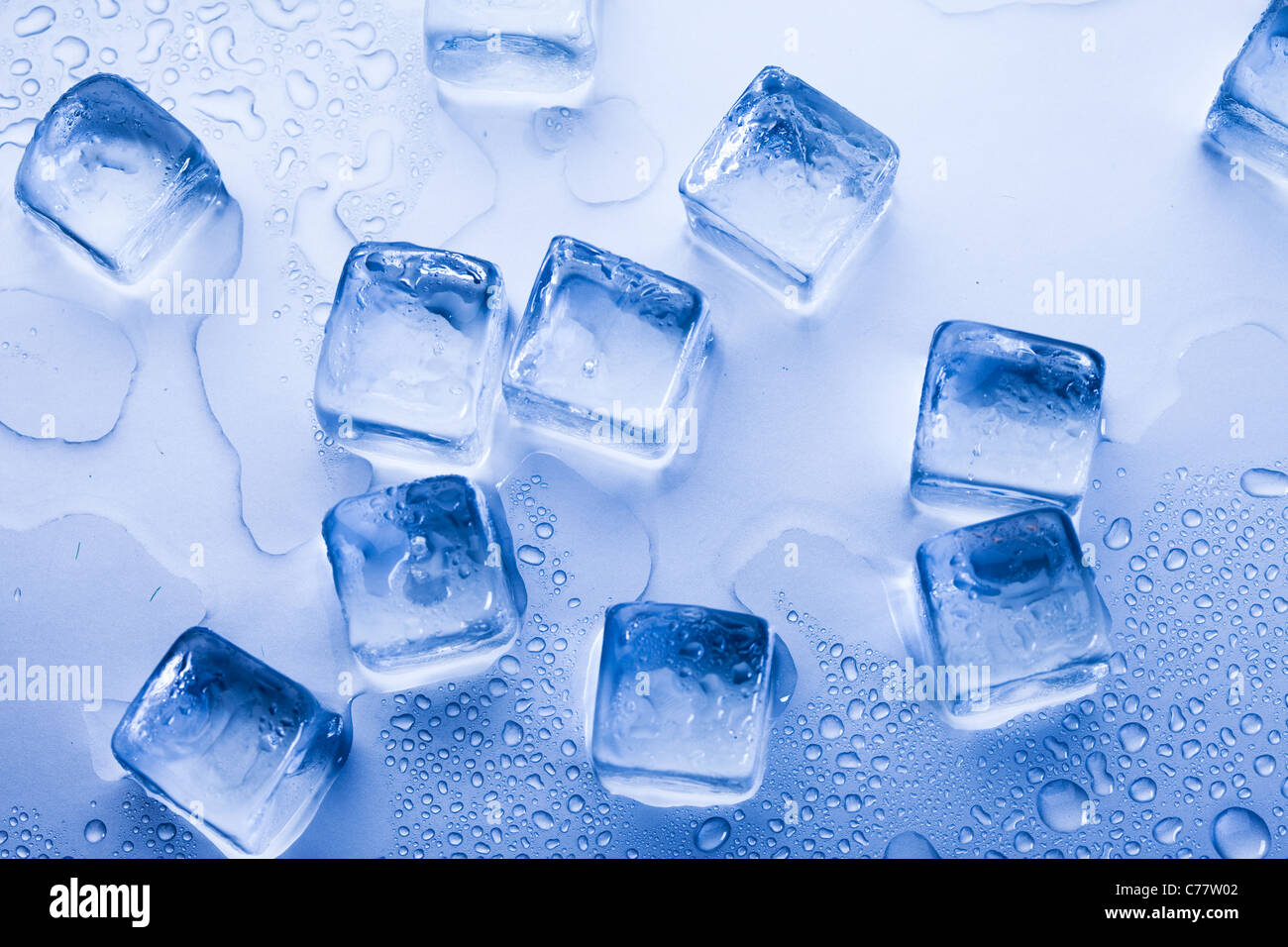 Ice cubes & aqua Stock Photo - Alamy