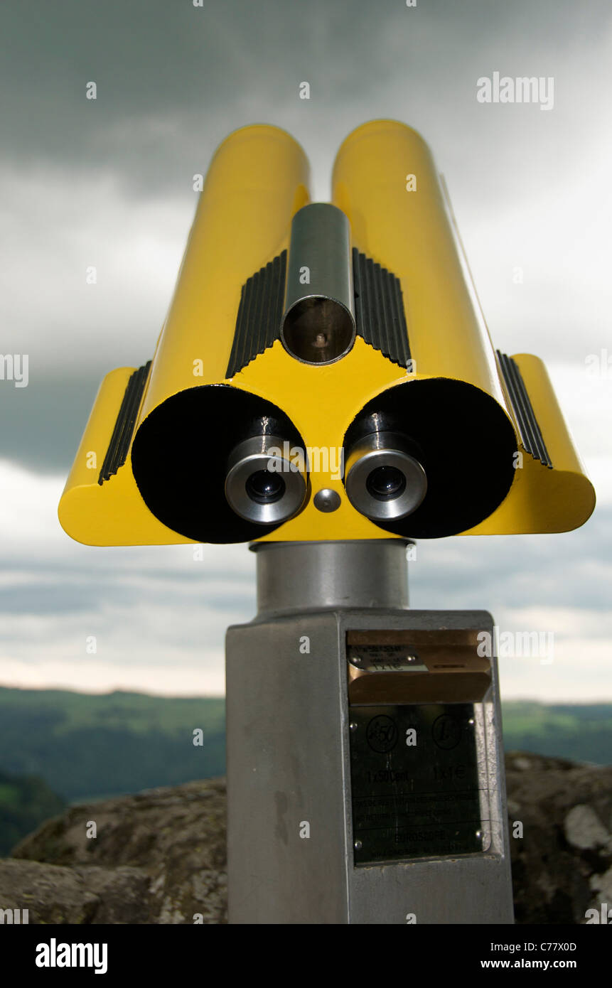 Yellow telescopes hi-res stock photography and images - Alamy