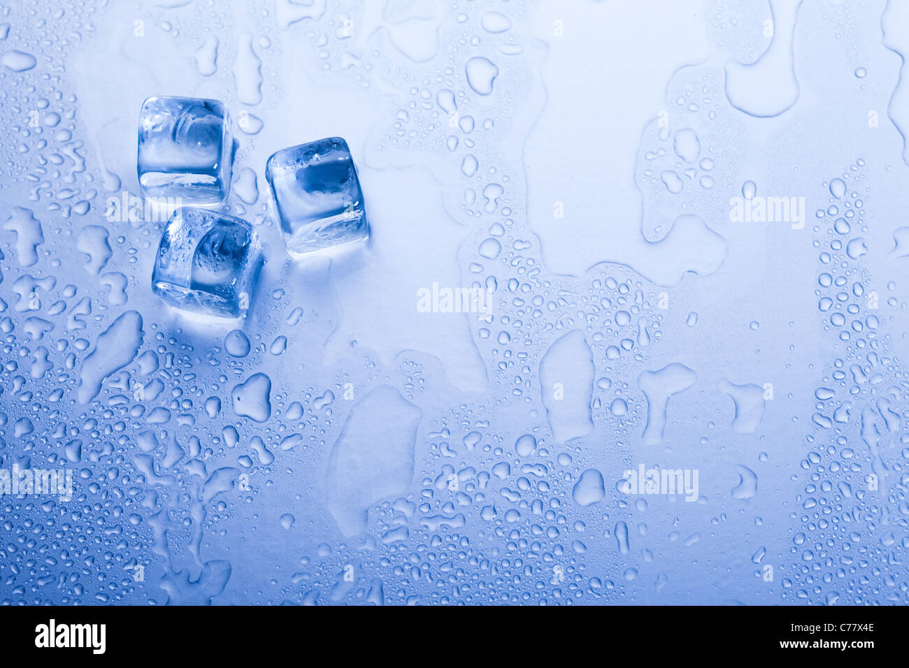 Ice cubes & aqua Stock Photo - Alamy