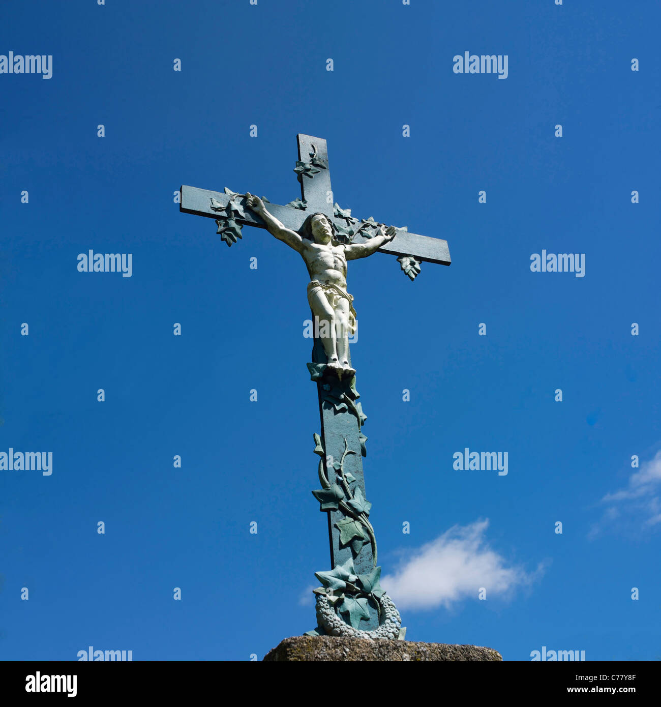 Memorial and outdoor setting hi-res stock photography and images - Alamy