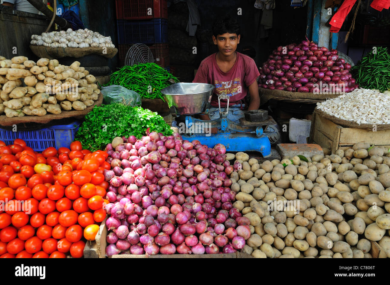 Vegetable shop in the market Stock Photo - Alamy