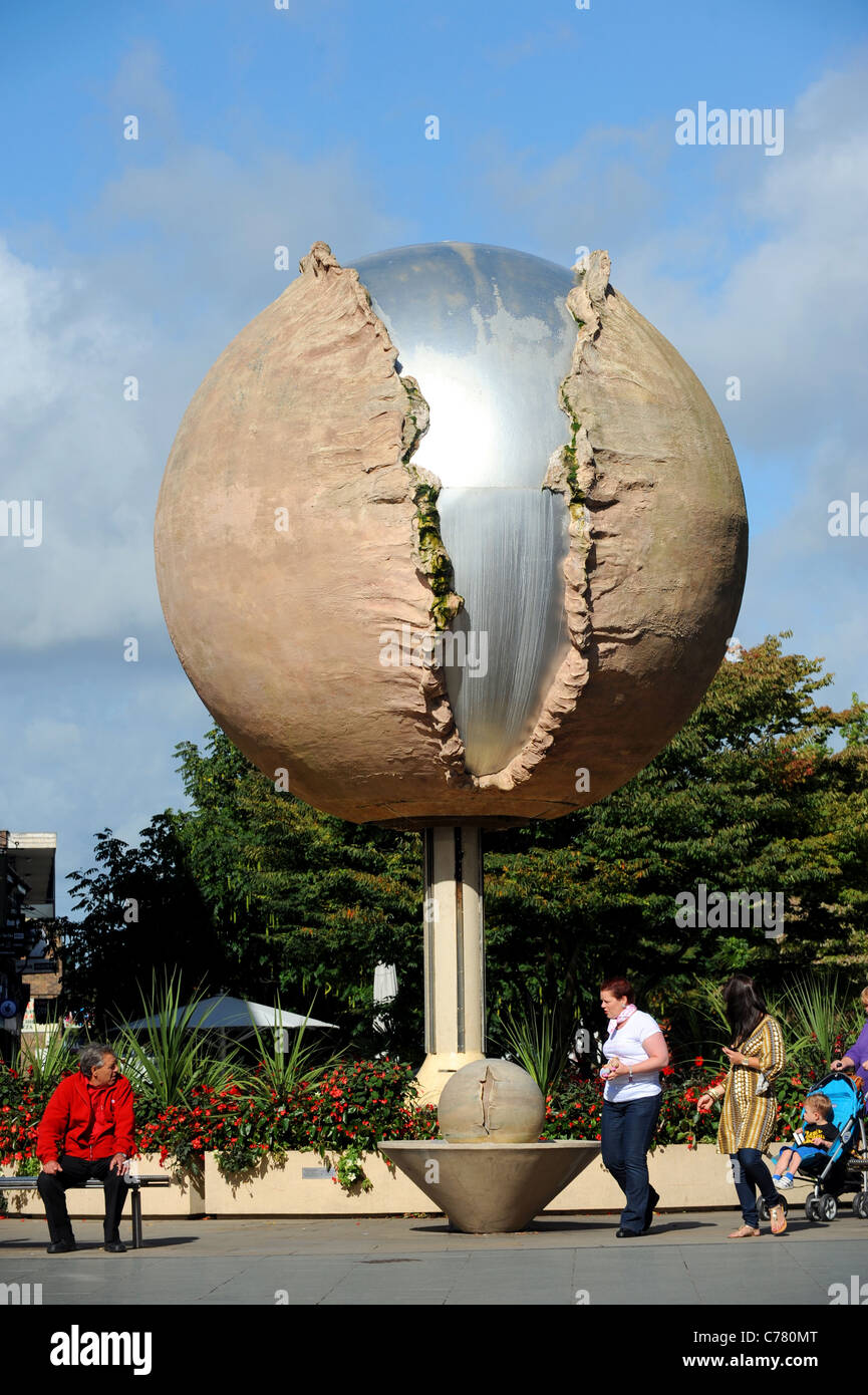Rising universe fountain hi-res stock photography and images - Alamy