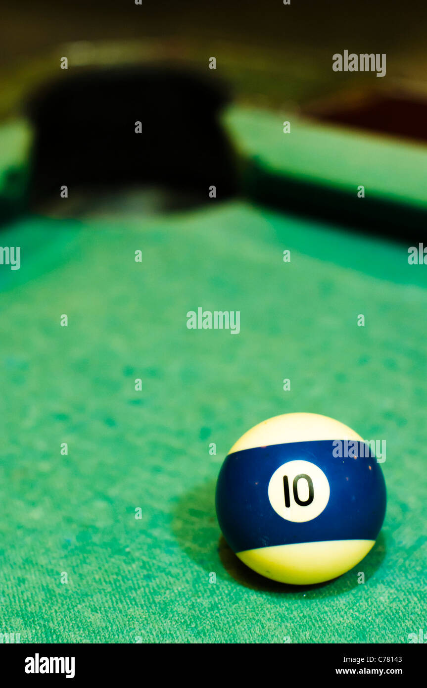 Number 10 striped pool ball hi-res stock photography and images - Alamy