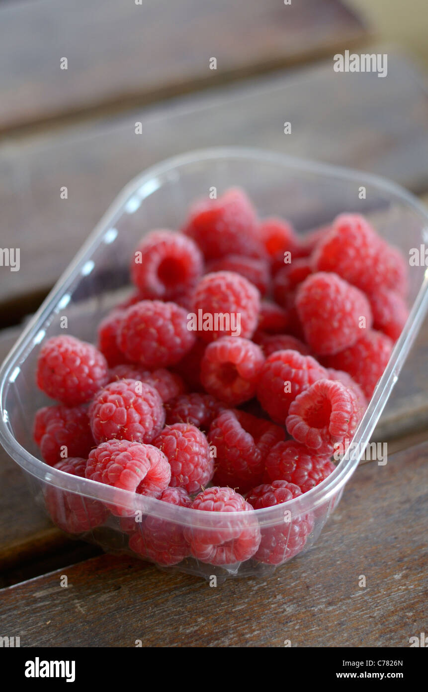 Berry processing hi-res stock photography and images - Alamy