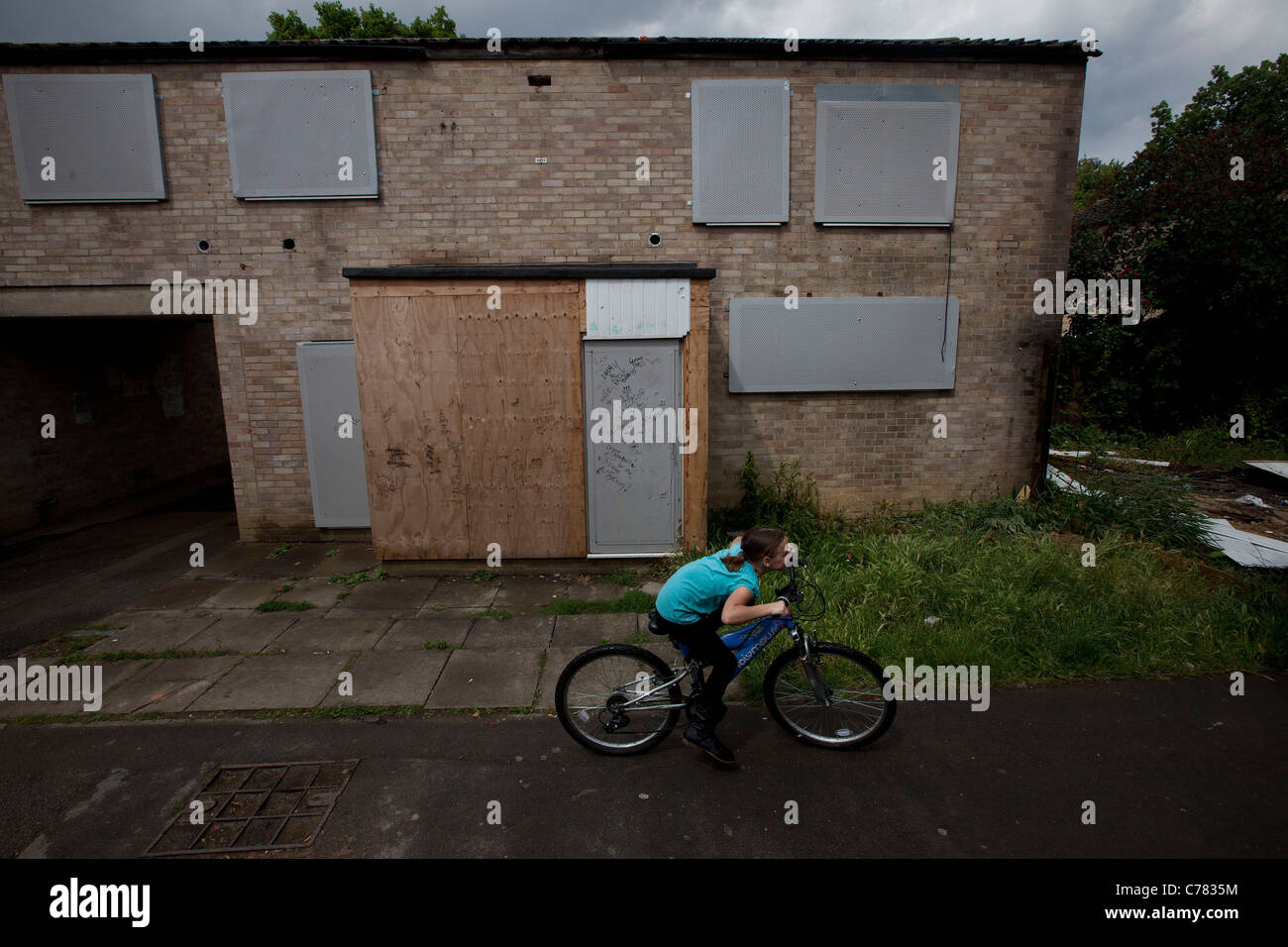 A repossessed house in corby Northmaptonshire Stock Photo - Alamy