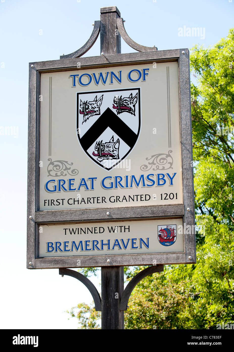 Sign post at the boundary of Grimsby Town, Grimsby Stock Photo - Alamy