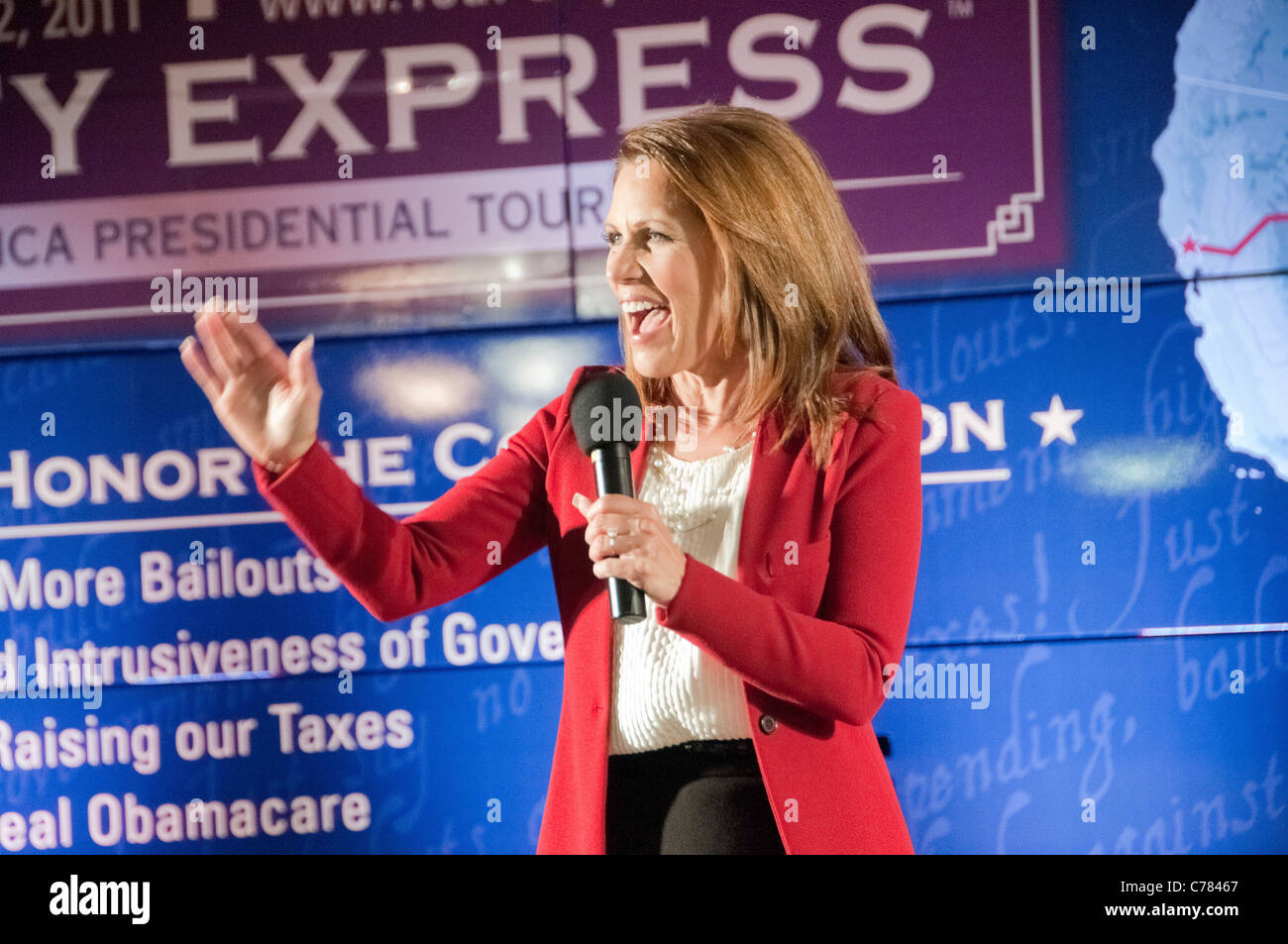 Republican presidential candidate Michele Bachmann addresses crowd ...