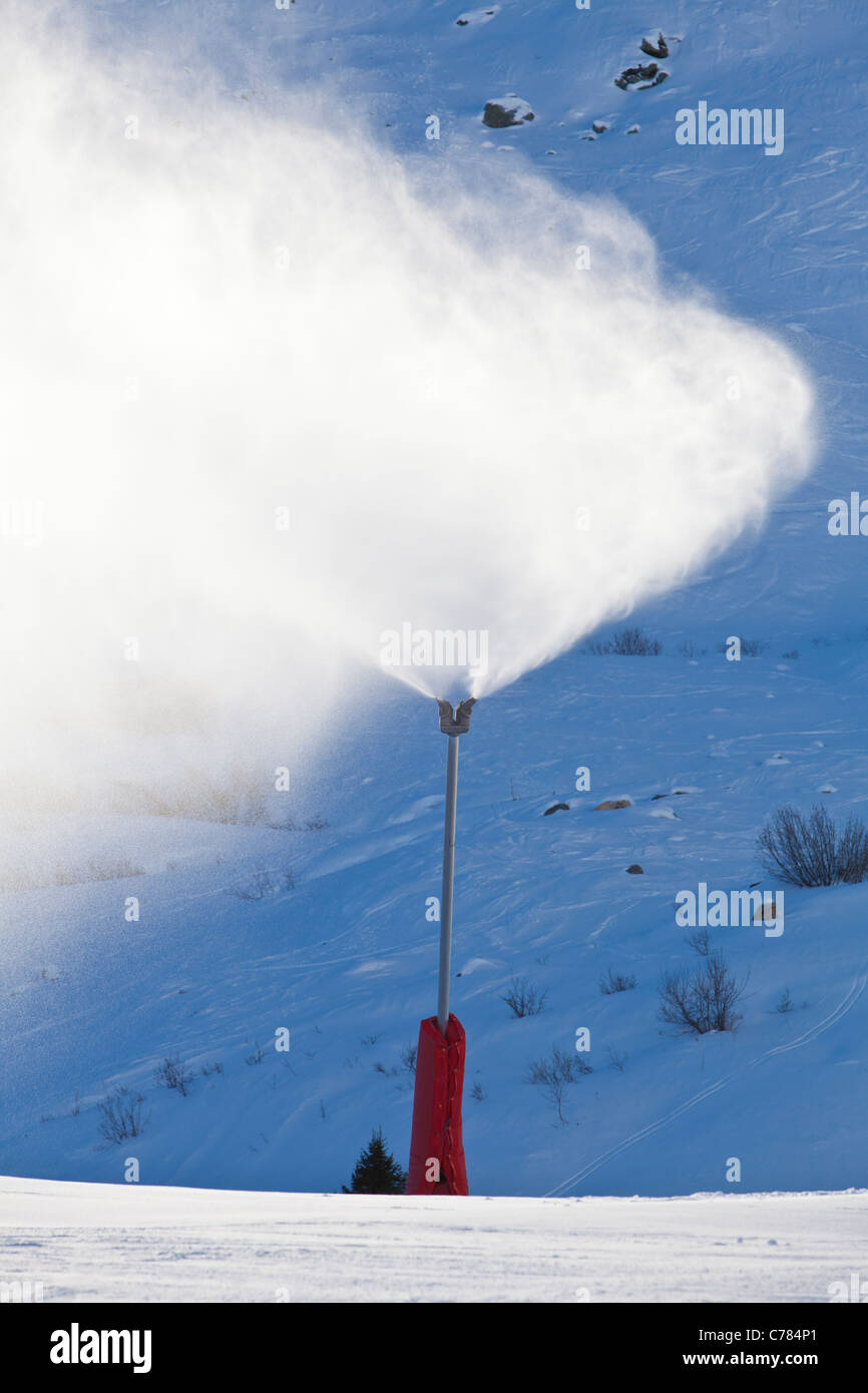 Piste machine hi-res stock photography and images - Alamy