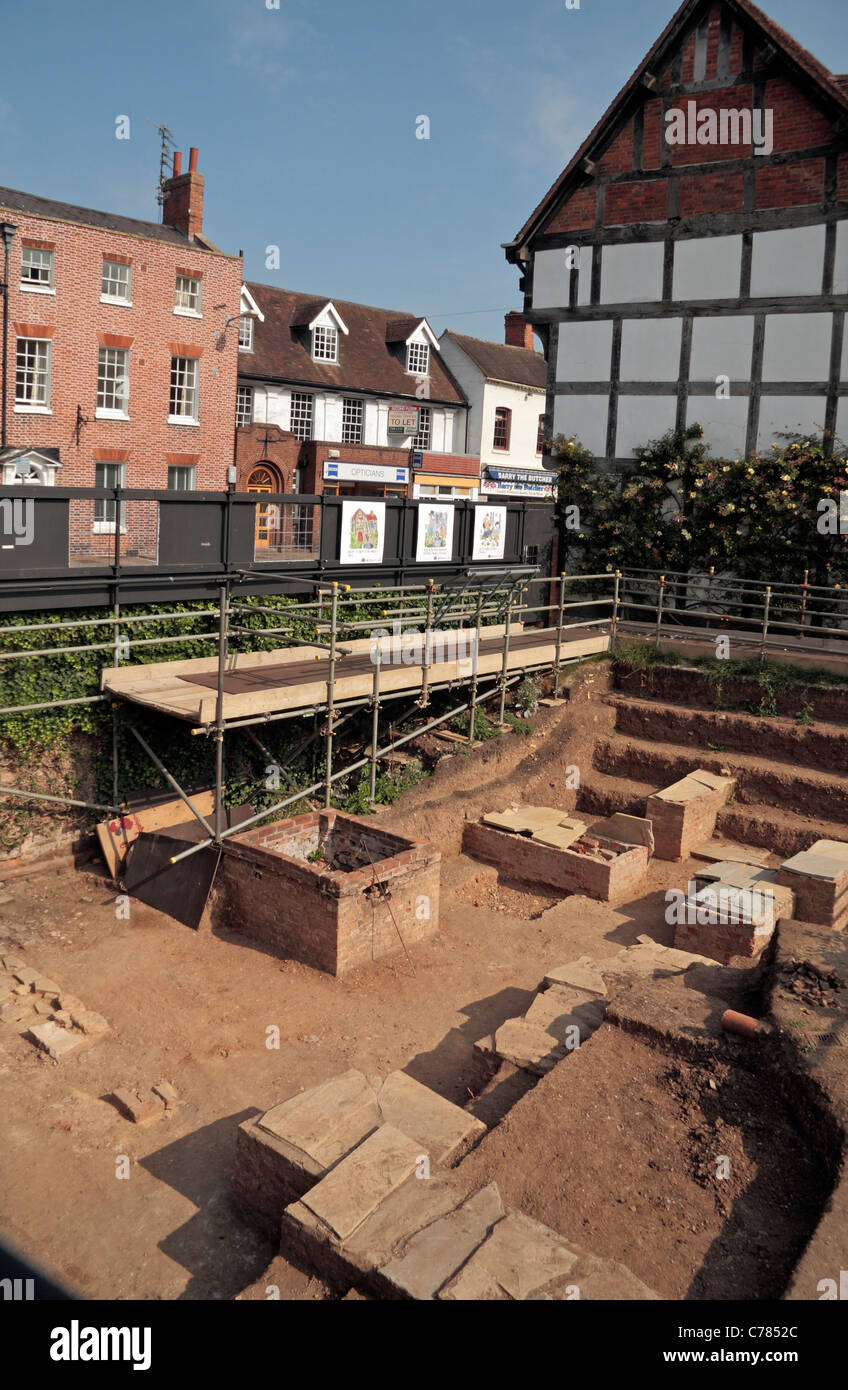 An archaeological dig (excavations) on the site of Shakespeare's last ...