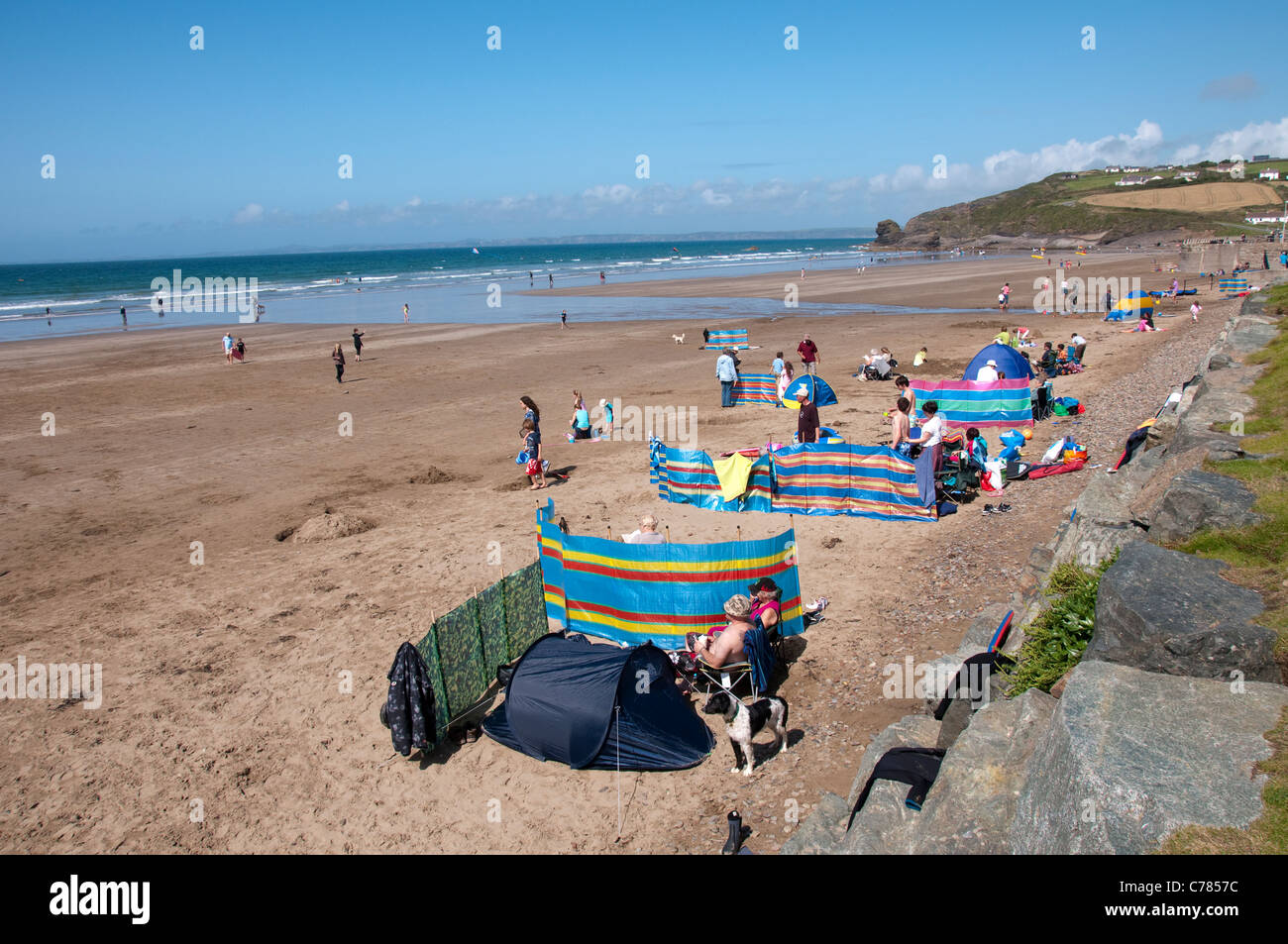 Beach family people seaside wales hi-res stock photography and images ...