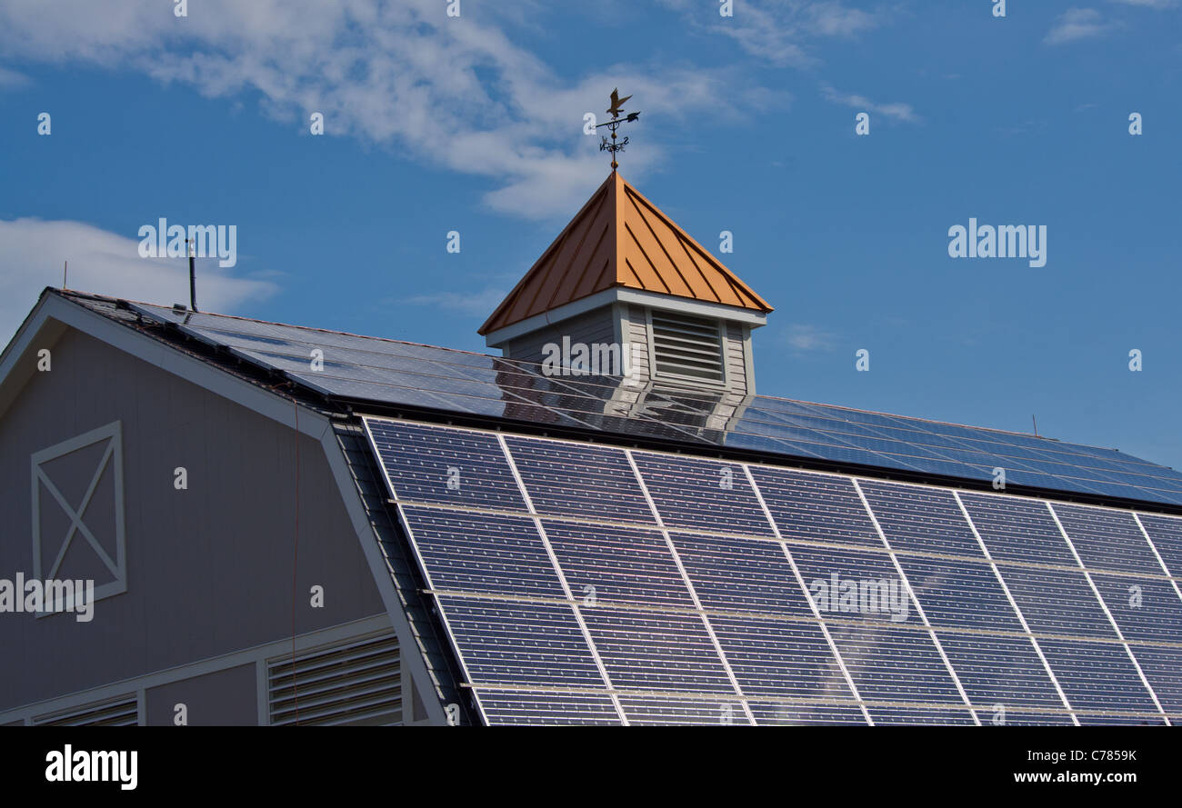Big sun panels on roof hi-res stock photography and images - Alamy