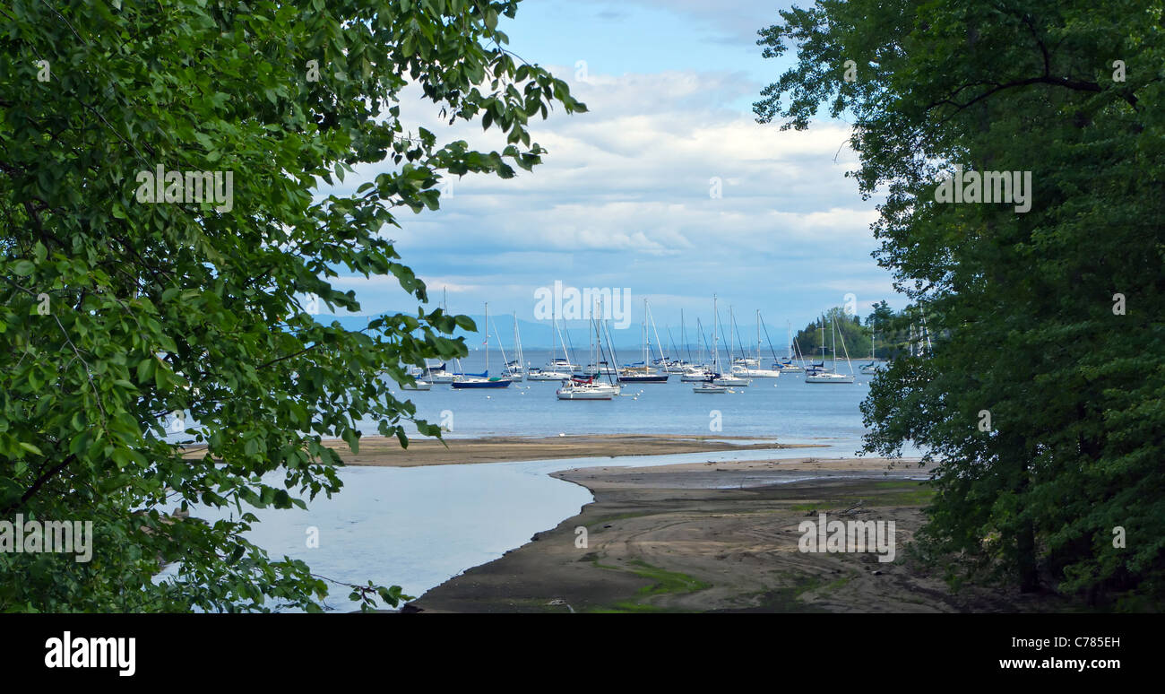 Snug harbor hi-res stock photography and images - Alamy